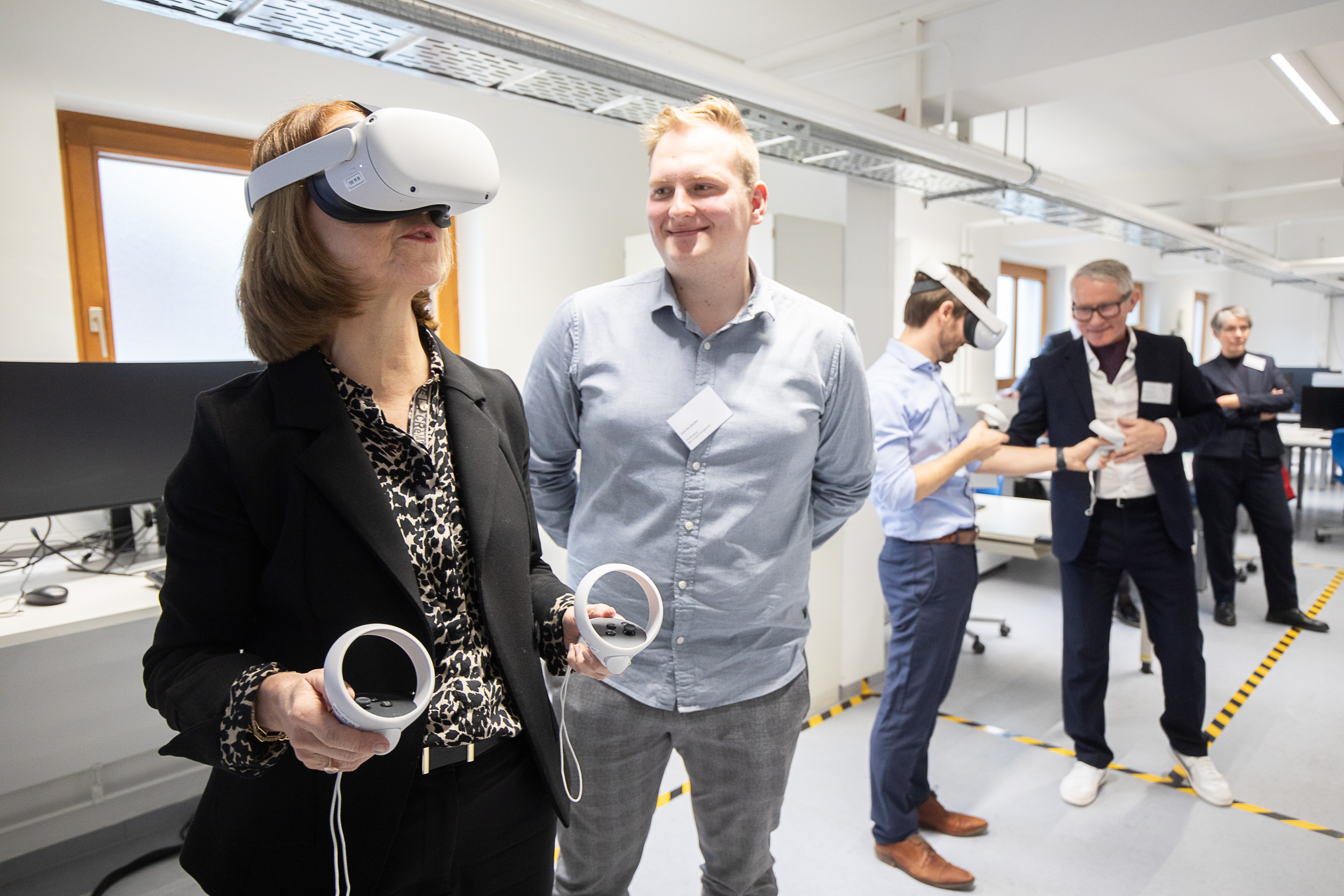 Wissenschaftsministerin Petra Olschowski MdL und Dr. Anja Reinalter MdB an der HBC | Hochschule ...