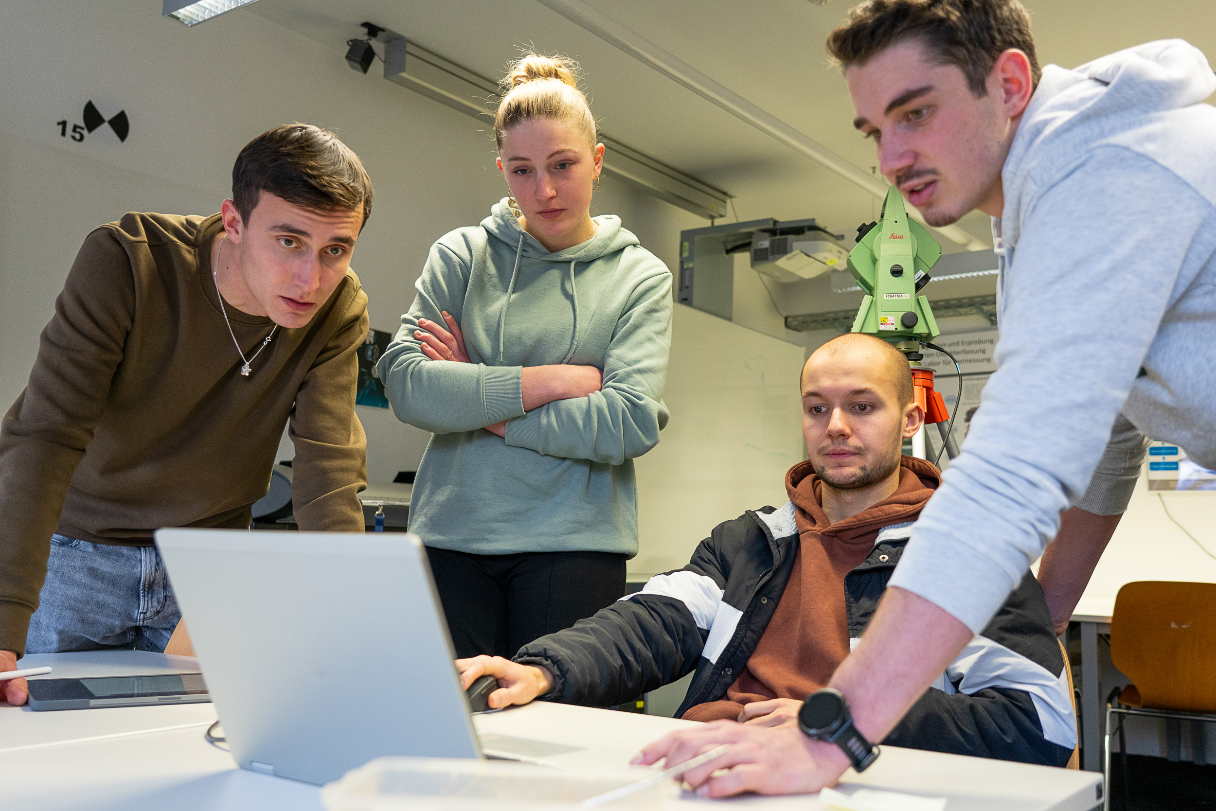 Autonome Roboter auf der Baustelle: Bauingenieurstudierende entwickeln ...