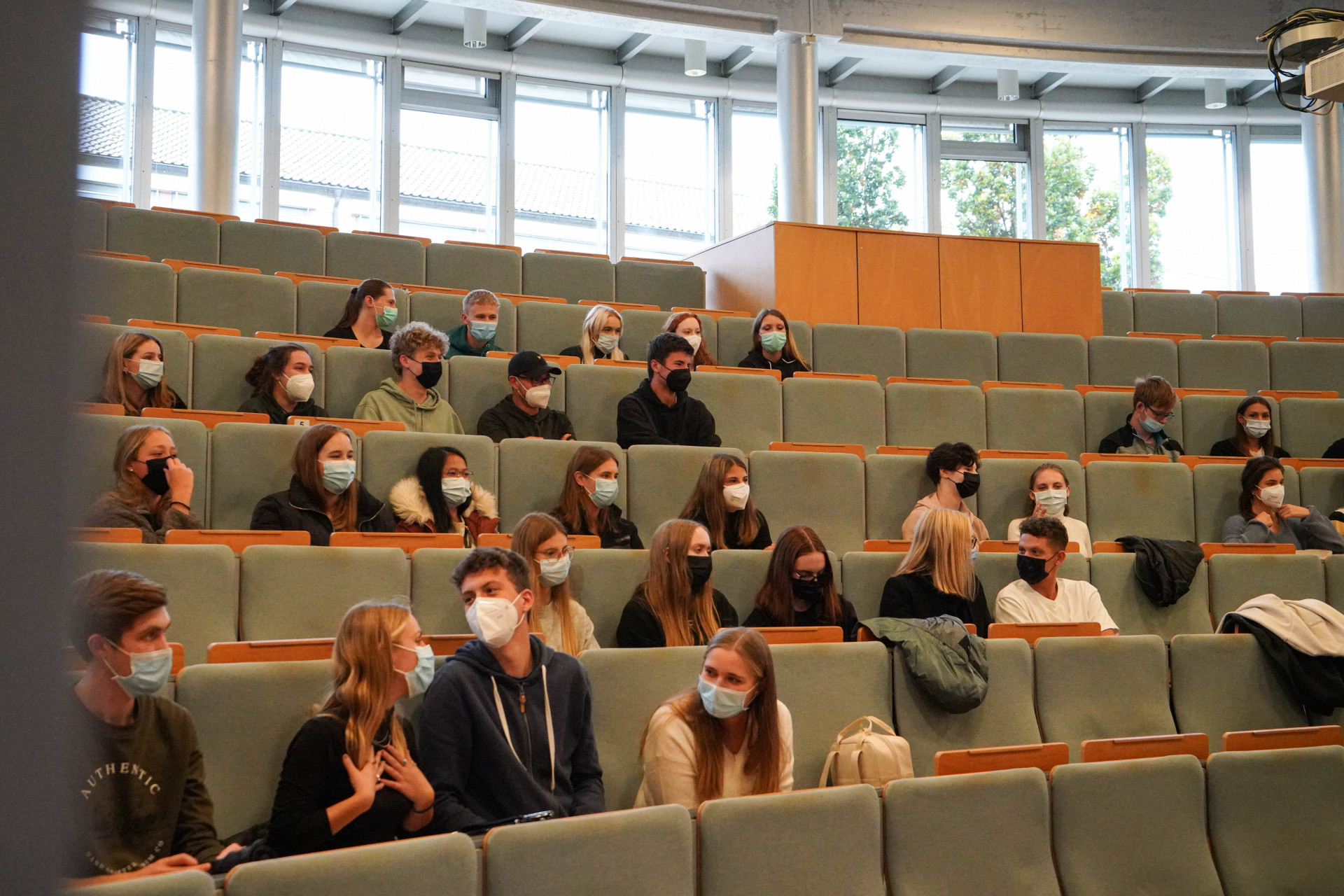 Mit 3G-System zurück ins Campus-Leben: 380 Studierende beginnen Studium ...