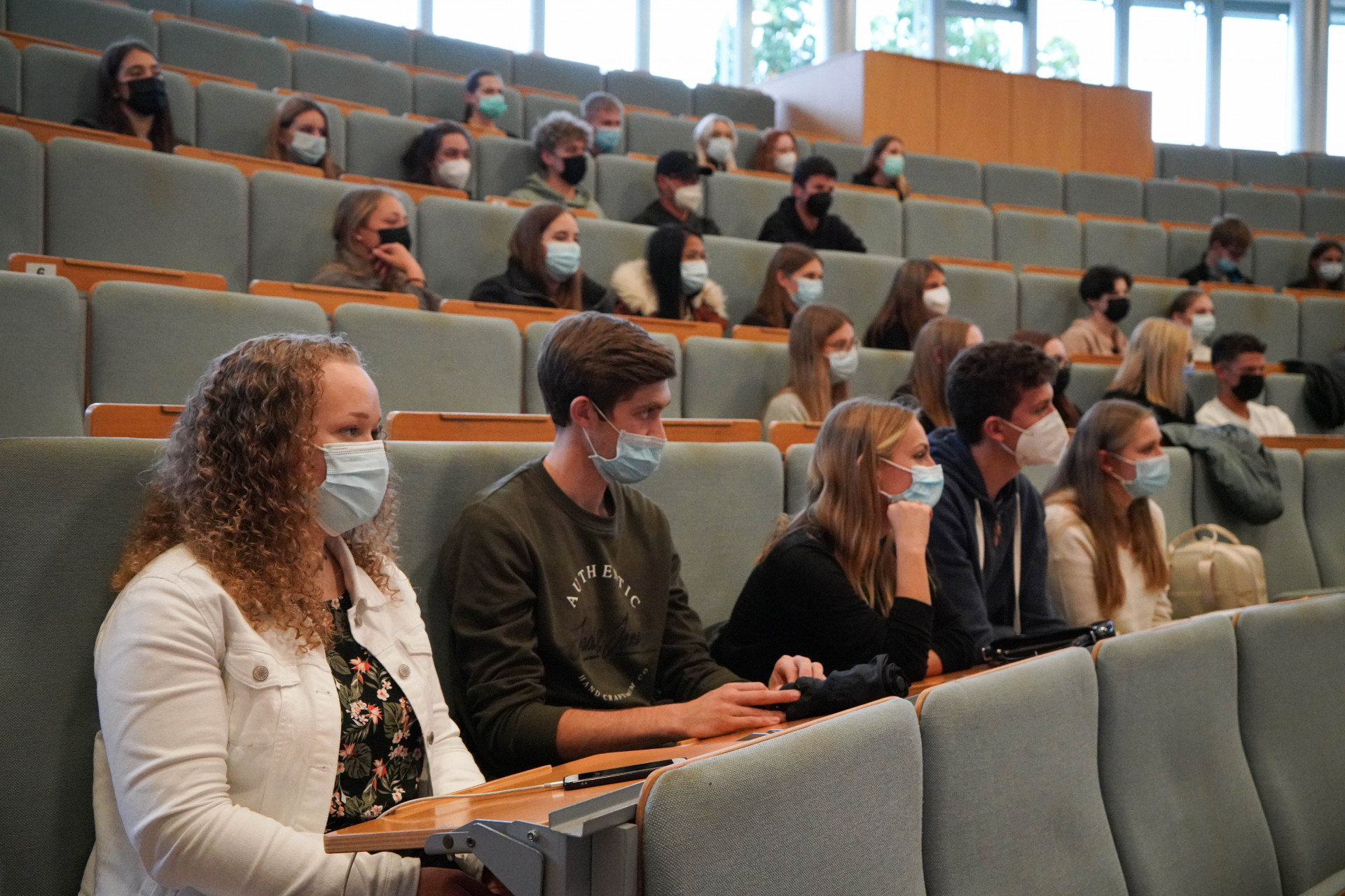 Mit 3G-System zurück ins Campus-Leben: 380 Studierende beginnen Studium ...